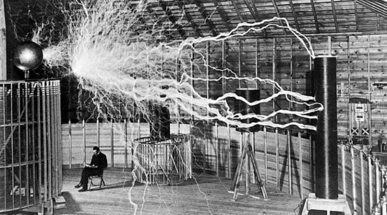 Unleashing the Lightning: A Look Inside the Electrifying Tesla Coil ...